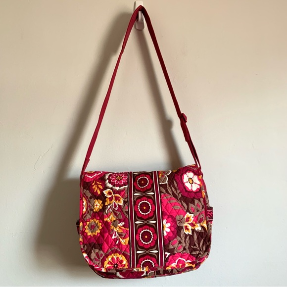 Vera Bradley | Bags | Vera Bradley Pink Floral Messenger Crossbody Bag ...